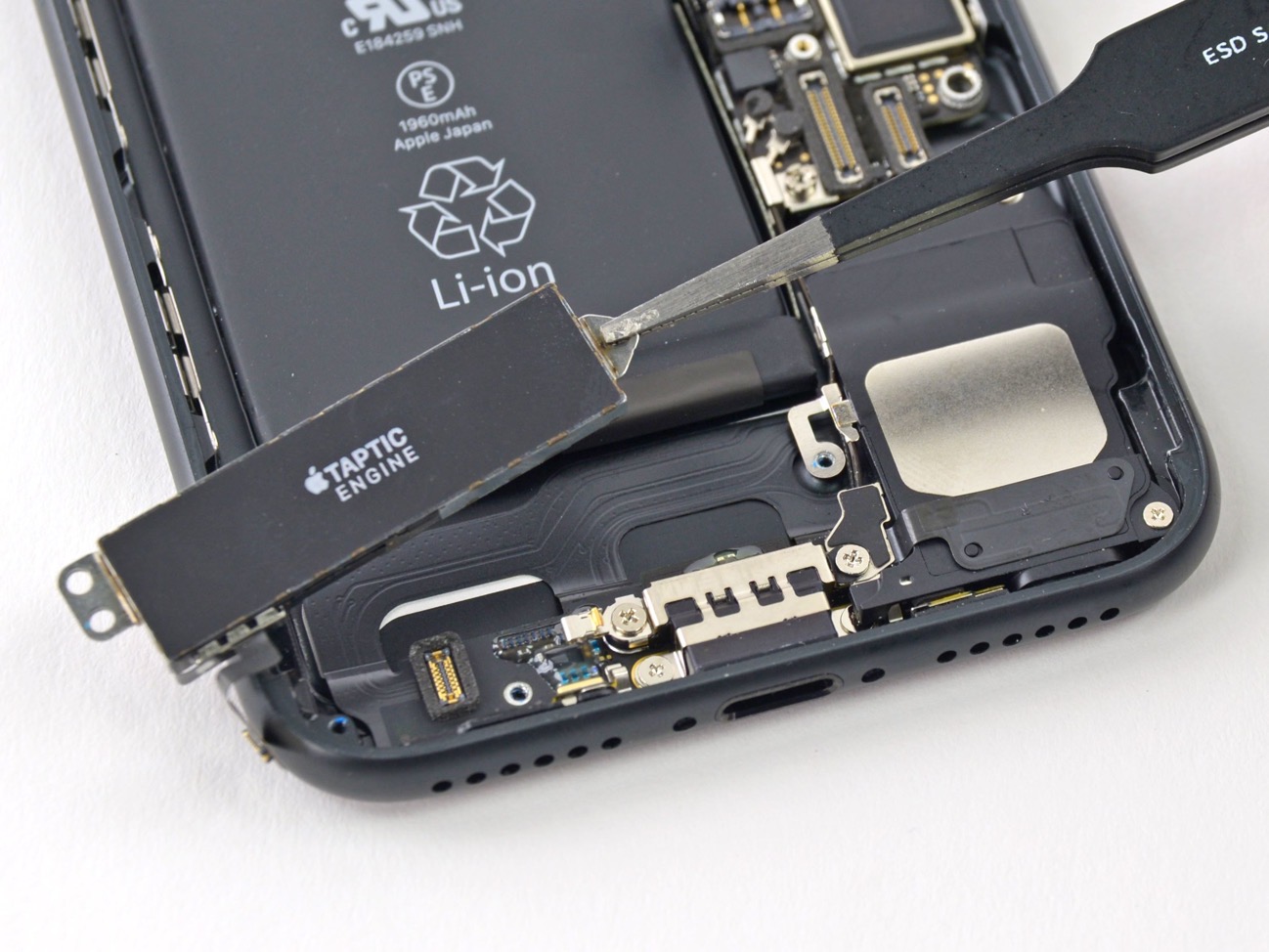 iPhone 15 Pro: accensione e regolazione del volume avverrà con una ...